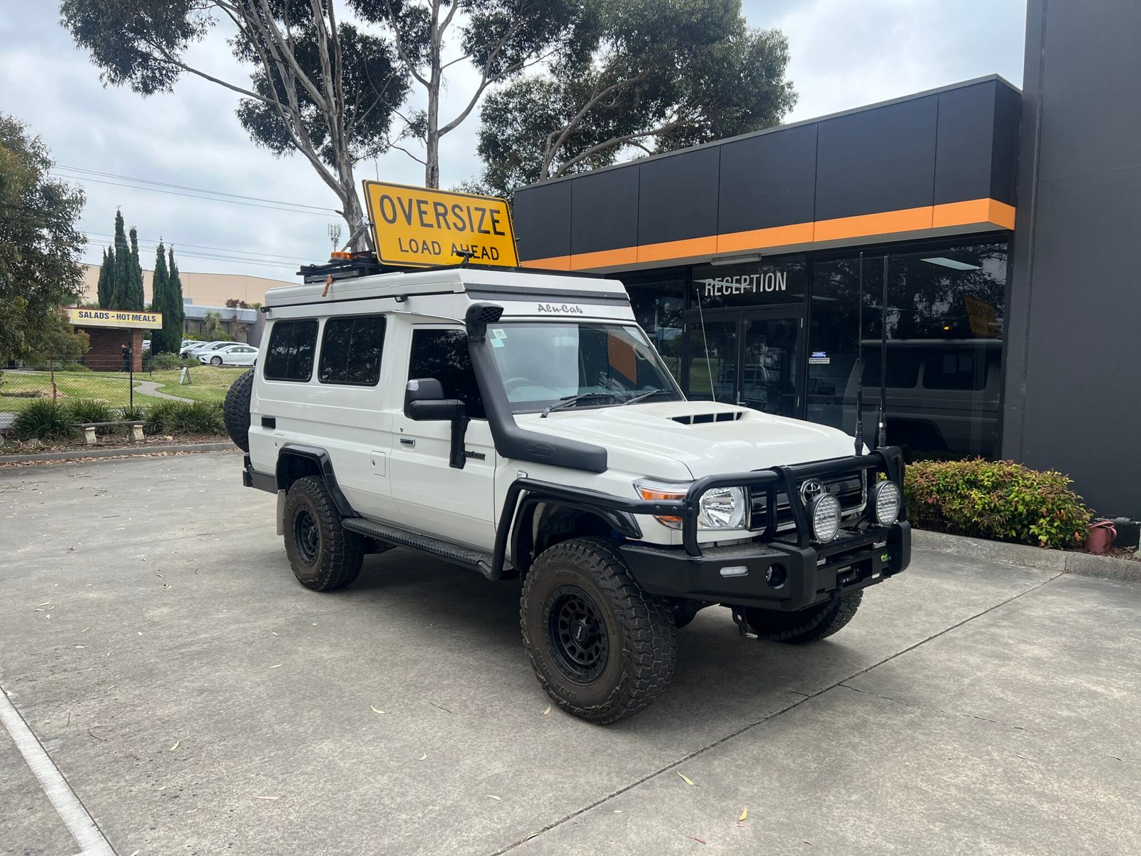 Pilot Vehicle Requirements | Australian Warning Systems